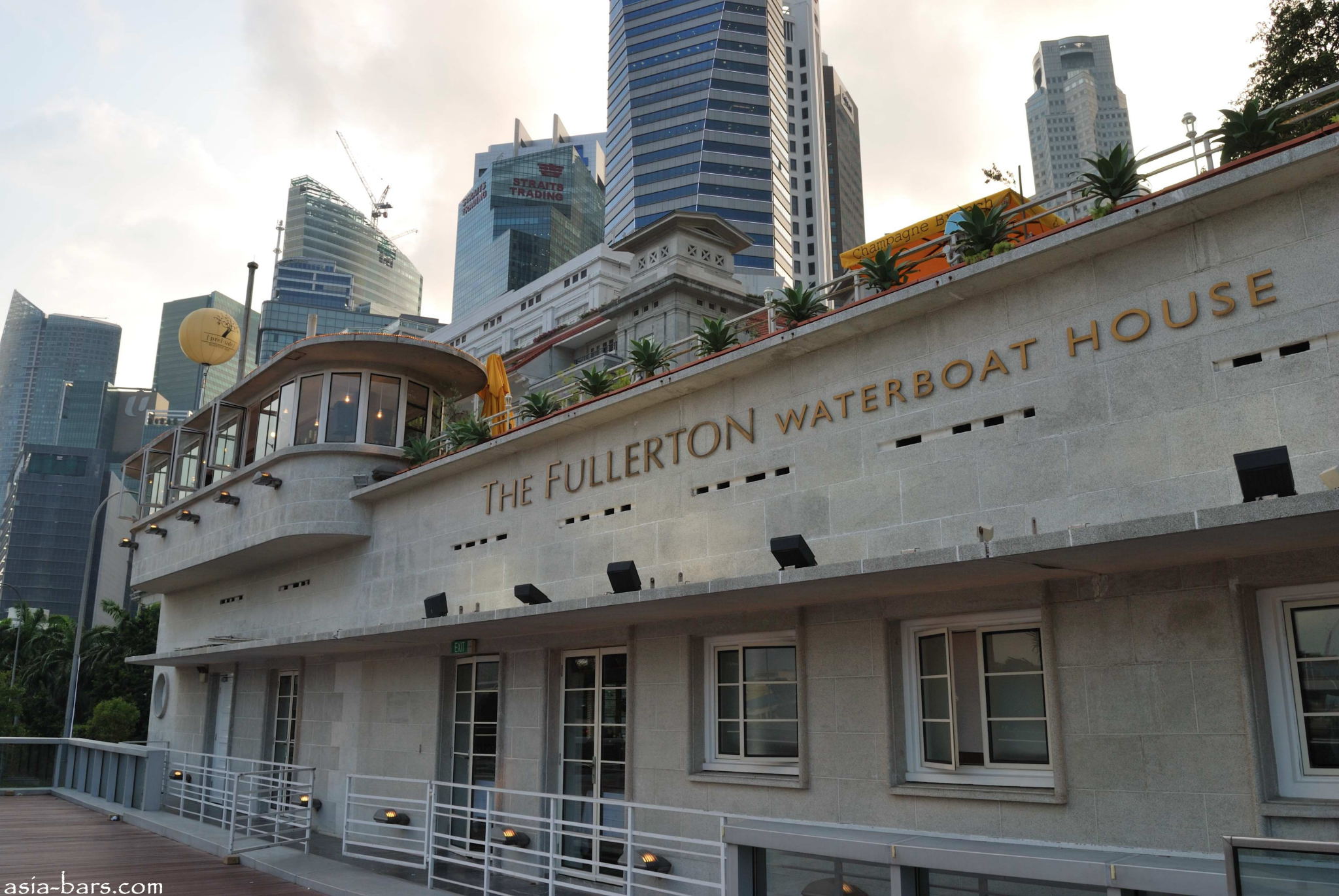 Boathouse- restaurant at The Fullerton Waterboat House- Singapore ...