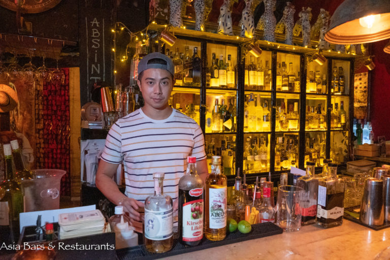 Smalls - bar & restaurant in Bangkok - Asia Bars & Restaurants